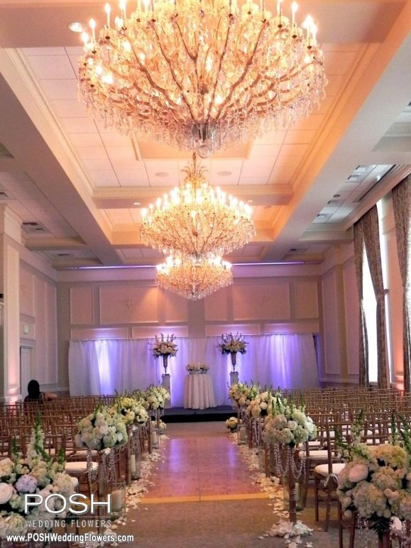 Wedding Aisle Decor: Flowers to Decorate Your Walk Down the Aisle ...