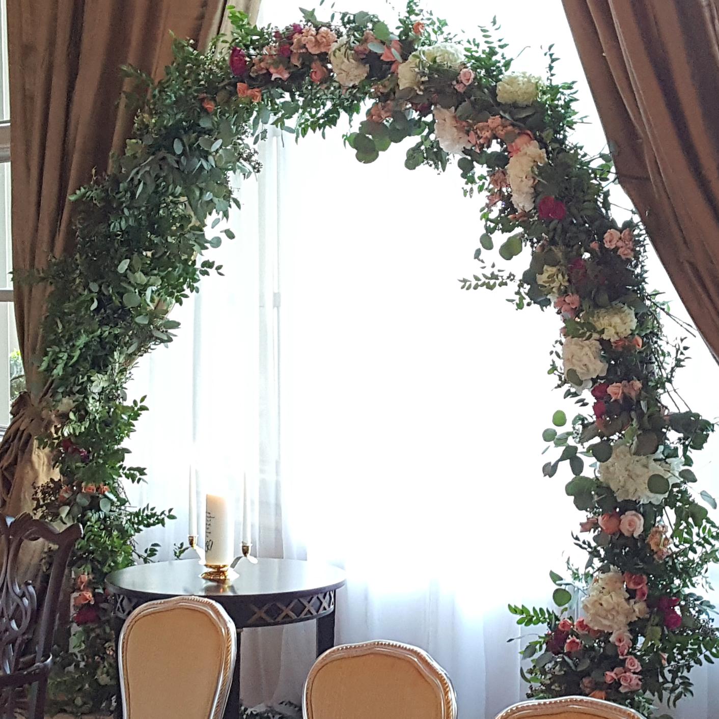 Circle Arch: POSH’s Fabulous “Wedding Ring” Arch – Seattle Wedding ...